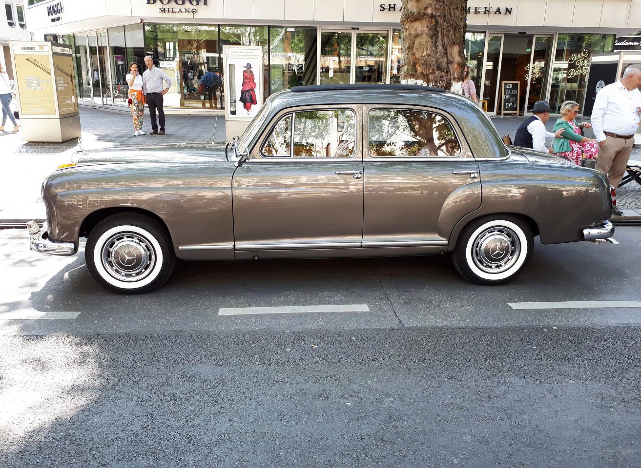 Mercedes-Benz W105 Sedan 219 (85 Hp)